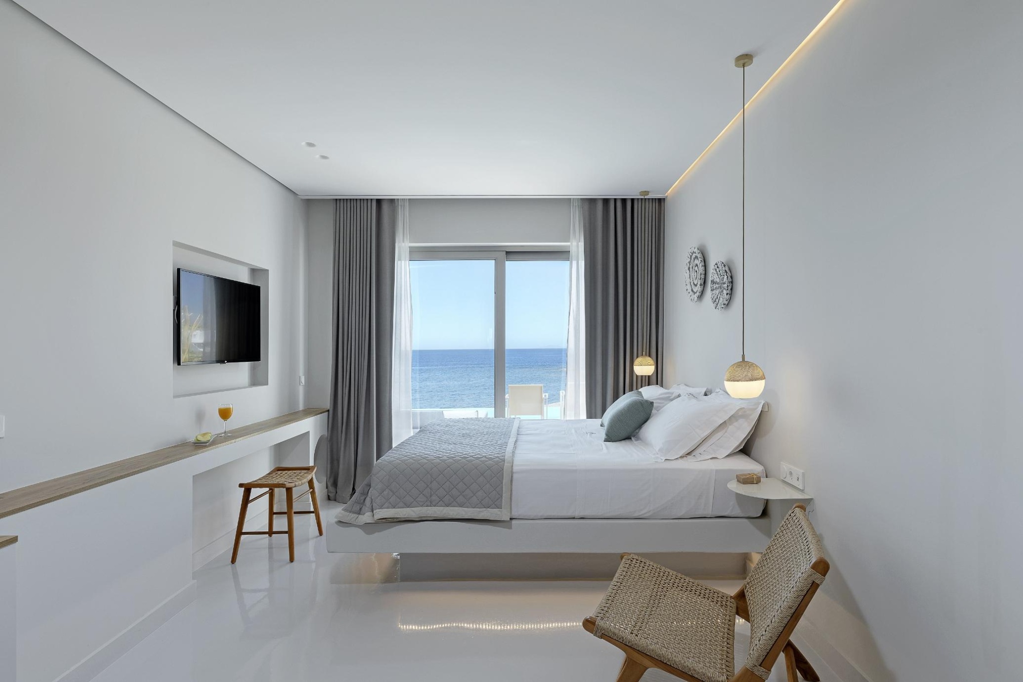 Hotel Rooms and Suites - Infinity View